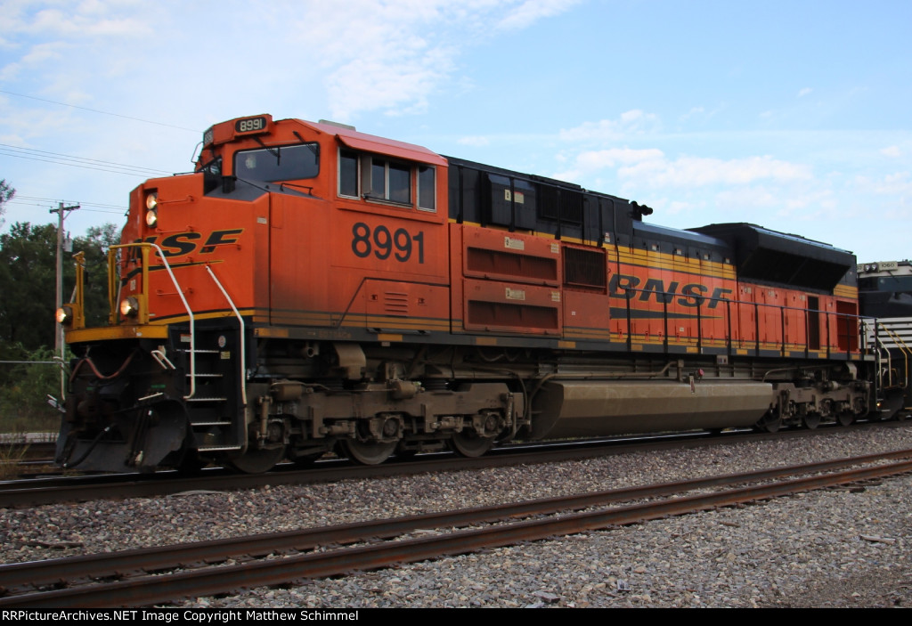 BNSF 8991